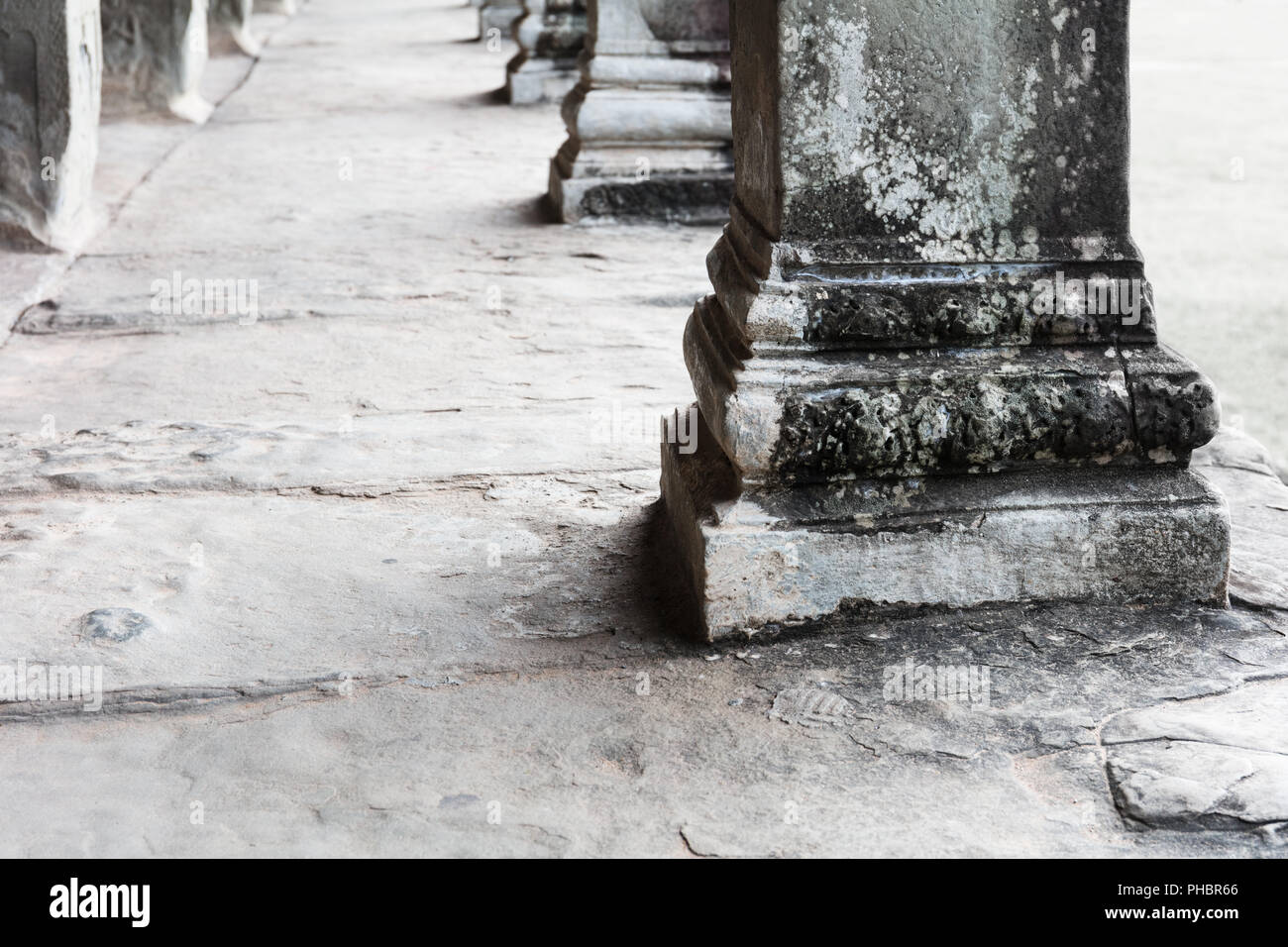 old columns in Angkor Wat Stock Photo - Alamy