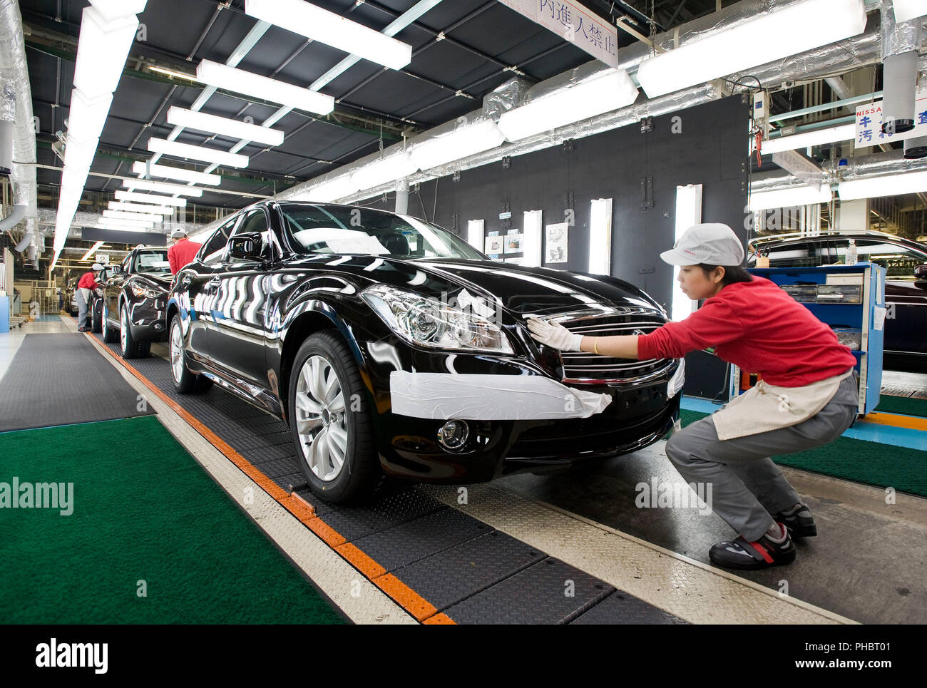 Final assembly production line car hi-res stock photography and images ...
