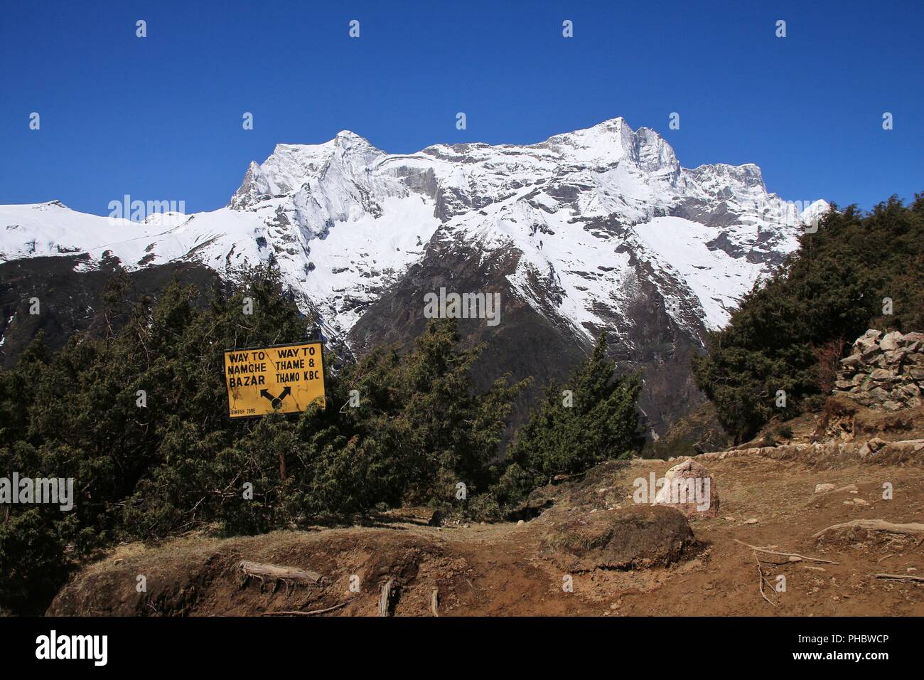 Everest Base Camp Sign Stock Photos & Everest Base Camp Sign Stock ...