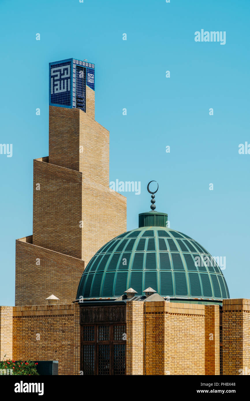 LISBON, PORTUGAL - AUGUST 20, 2017: Central Mosque Of Lisbon (Mesquita ...