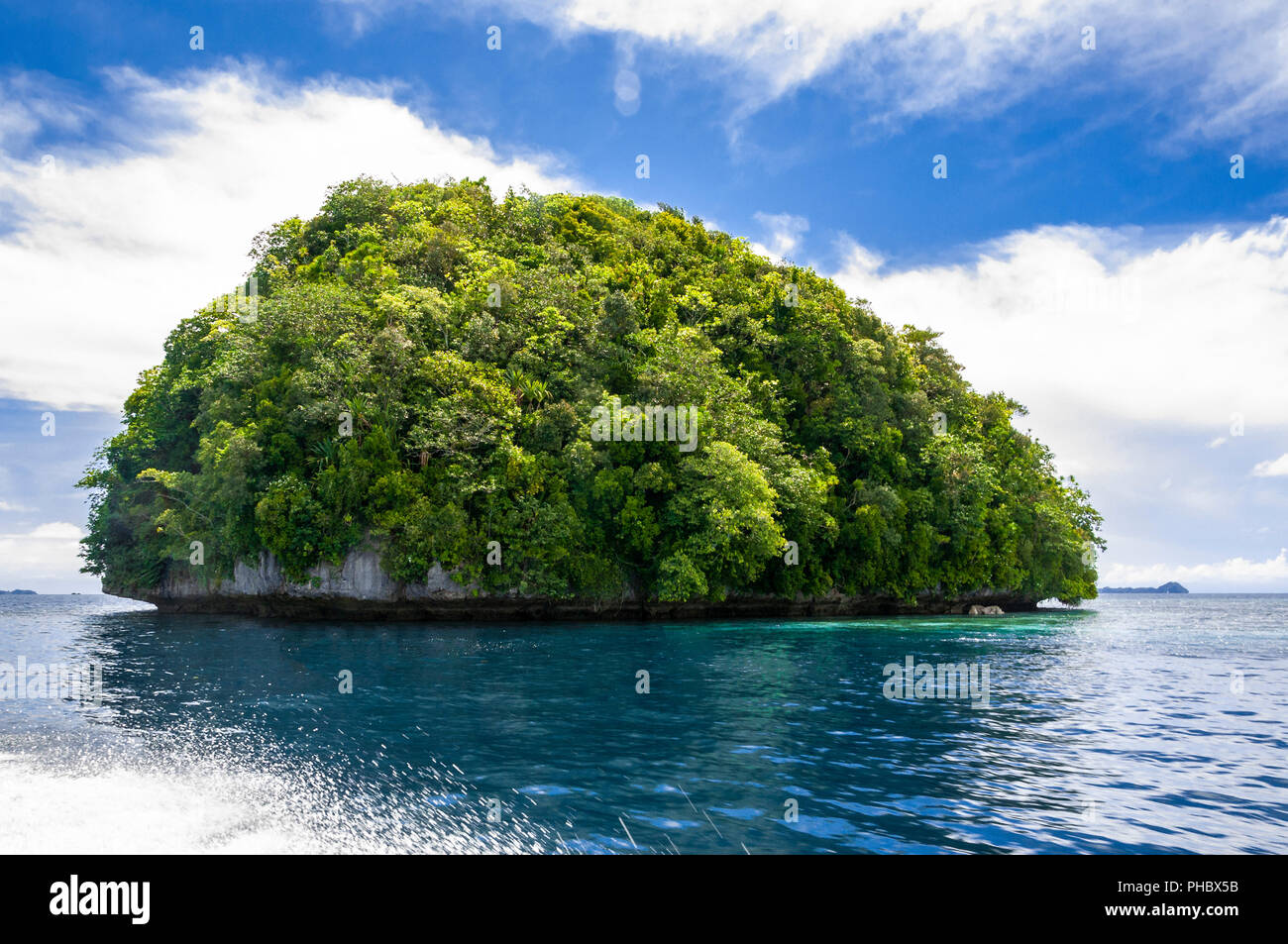 Undercut rock hi-res stock photography and images - Alamy