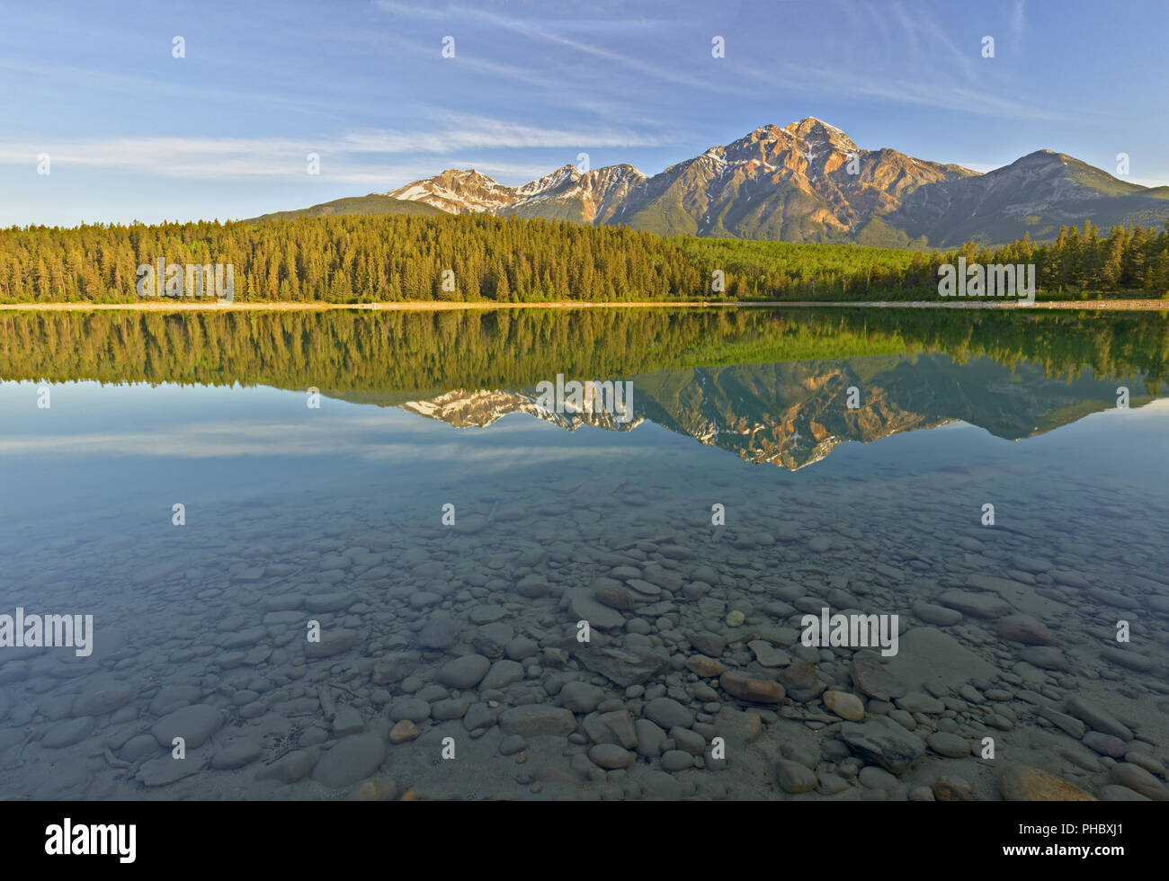 Patricia lake canada hi-res stock photography and images - Alamy