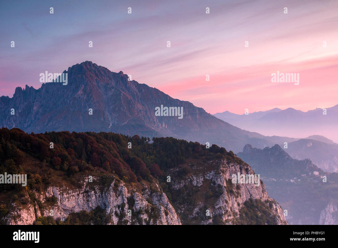 Grigna meridionale at sunrise seen from Monte Coltignone, Lecco ...
