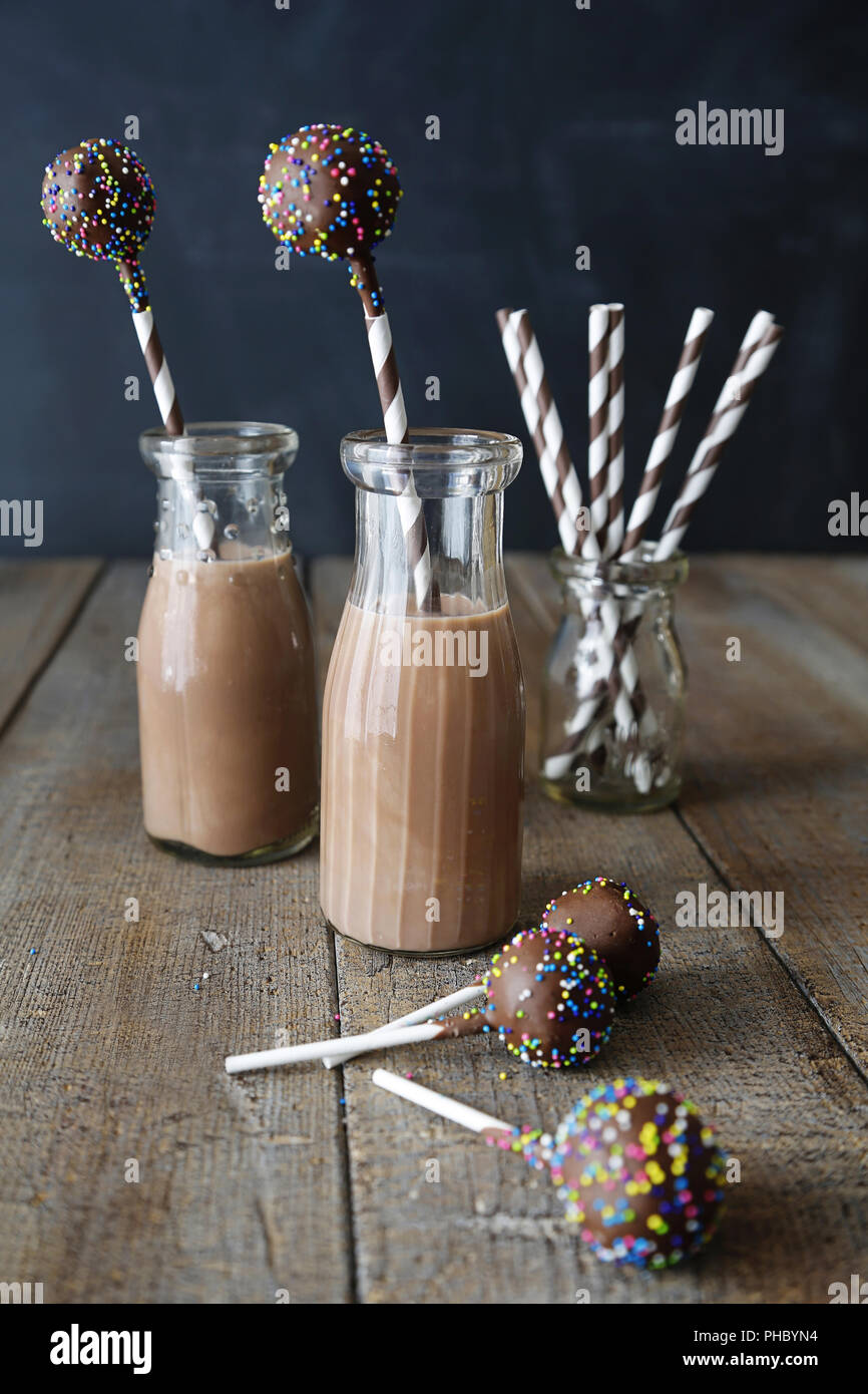 Milk chocolate cake pops hi-res stock photography and images - Alamy