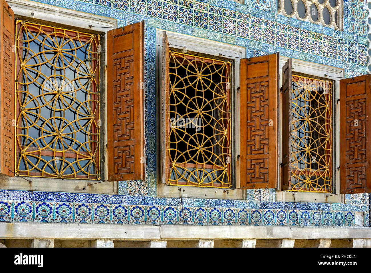 Byzantine windows hi-res stock photography and images - Alamy