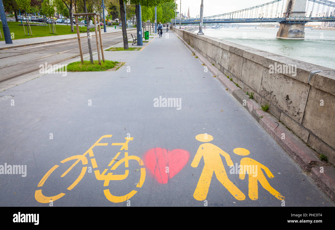 Bicycle traffic signs hi-res stock photography and images - Alamy