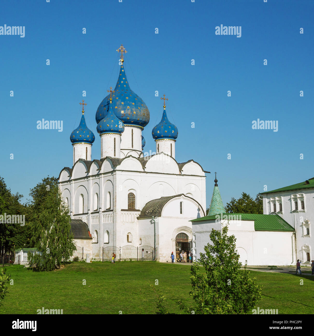 Suzdal, Russia - Aug 25, 2018: Cathedral of the Nativity of the Virgin ...