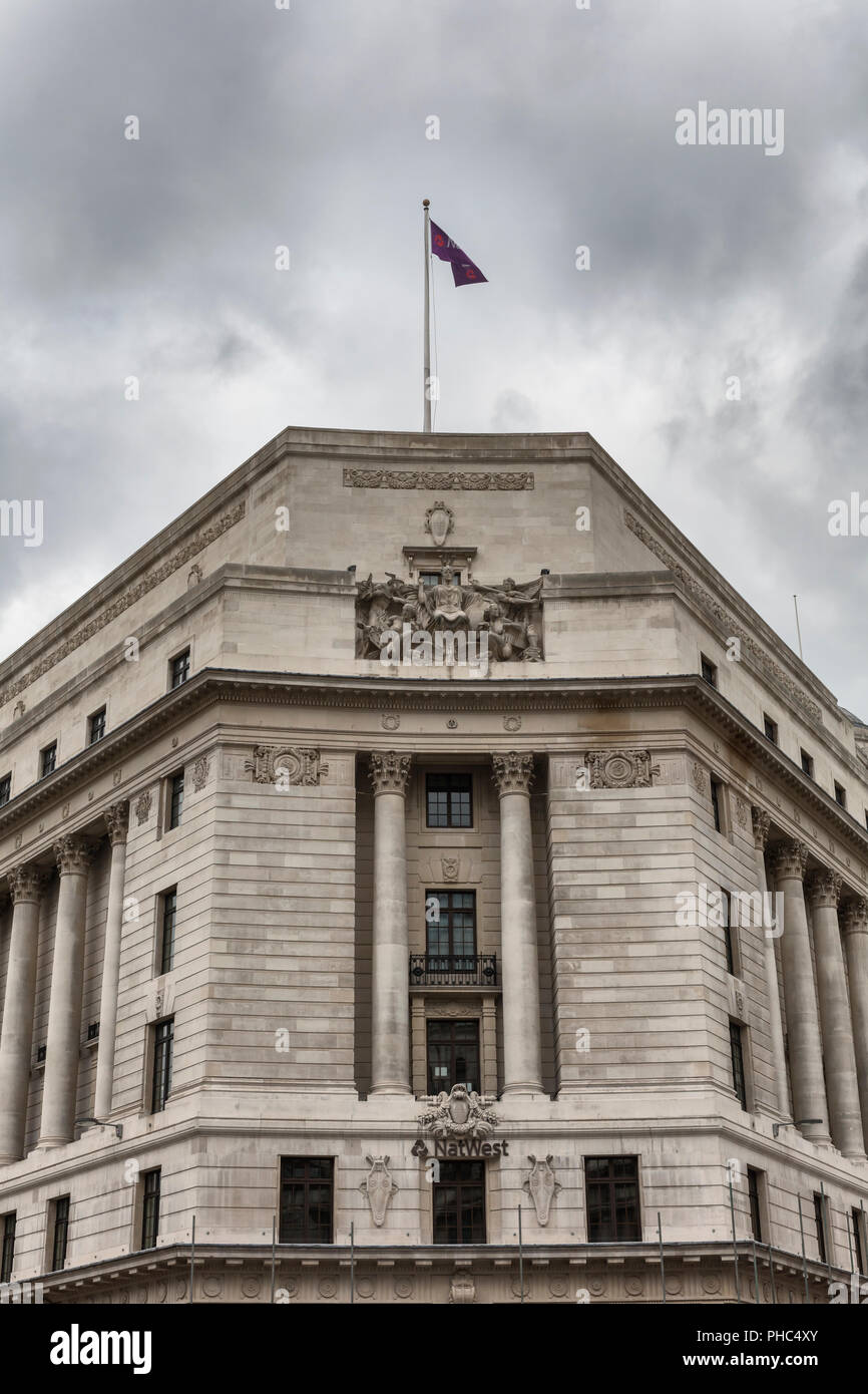 Natwest bank building hi-res stock photography and images - Alamy