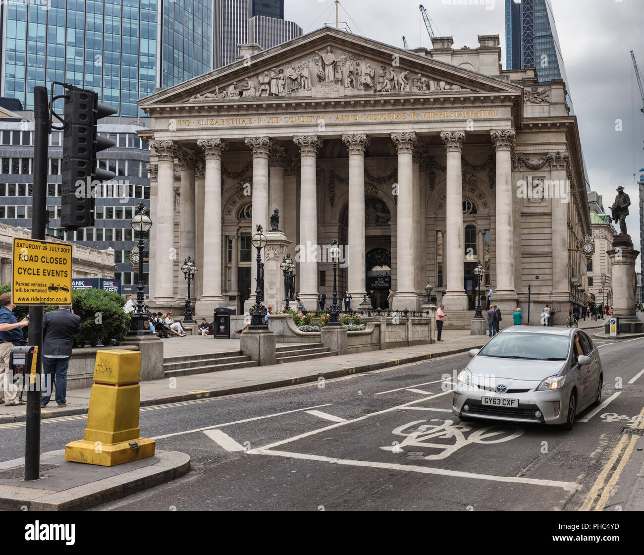 Royal Exchange, Cornhill and Threadneedle Street, London, England, UK ...