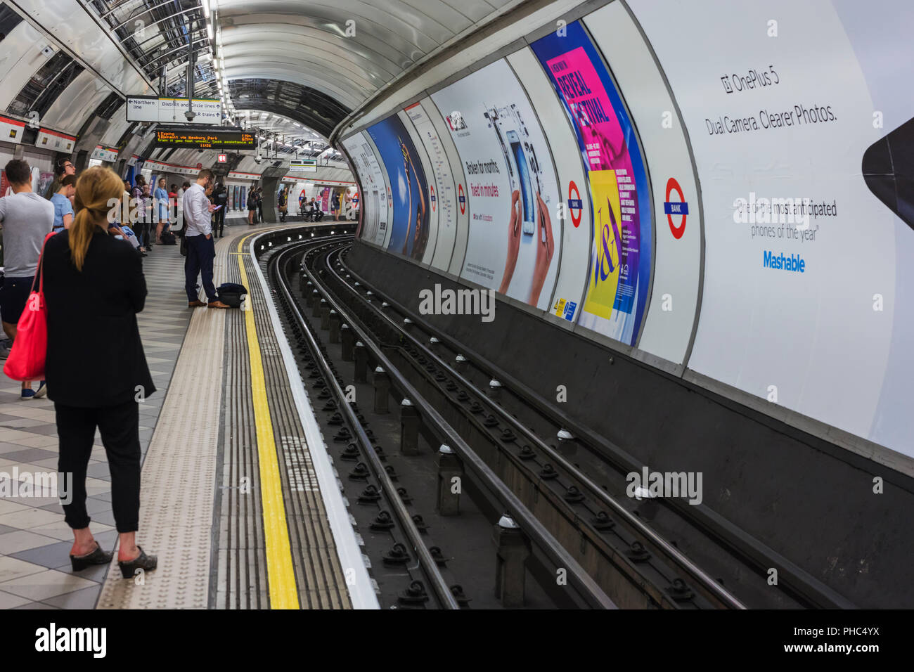Bank station london hi-res stock photography and images - Alamy
