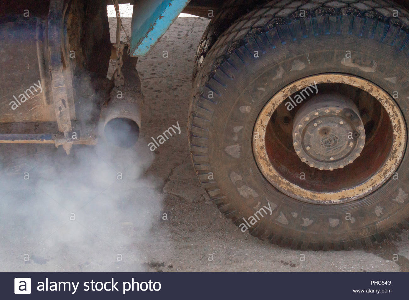 Truck Exhaust Pollution Stock Photos & Truck Exhaust Pollution Stock ...