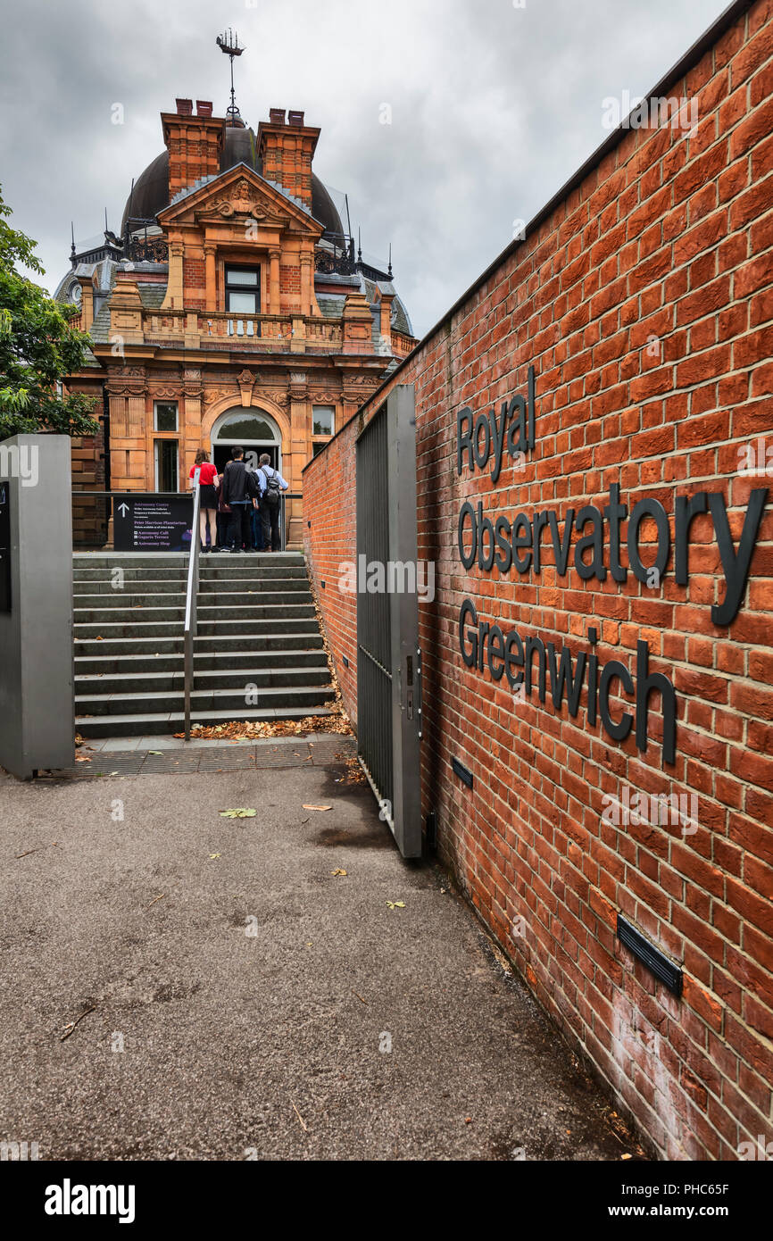 Royal observatory sign hi-res stock photography and images - Alamy