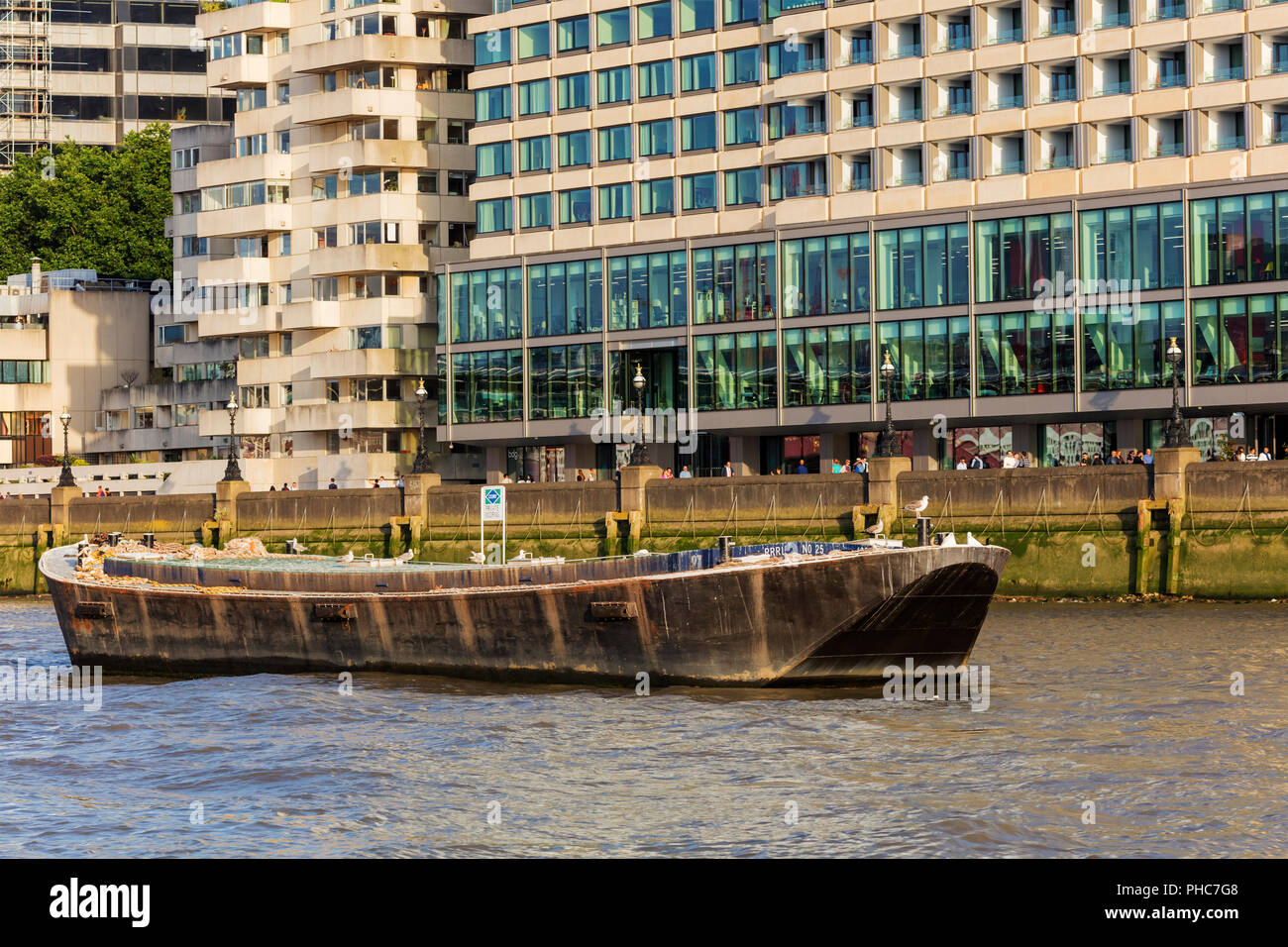 Containers house hi-res stock photography and images - Alamy