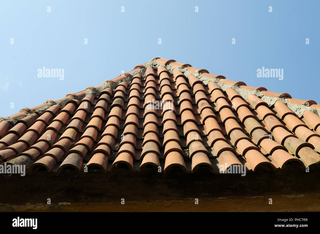 Old roof tile pattern hi-res stock photography and images - Alamy