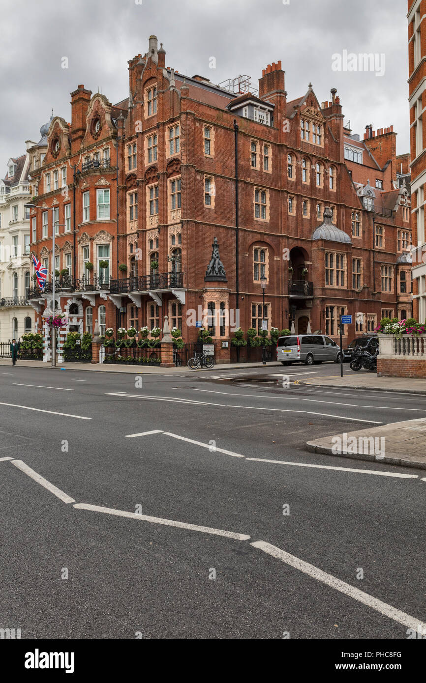 Kensington high street old hi-res stock photography and images - Alamy