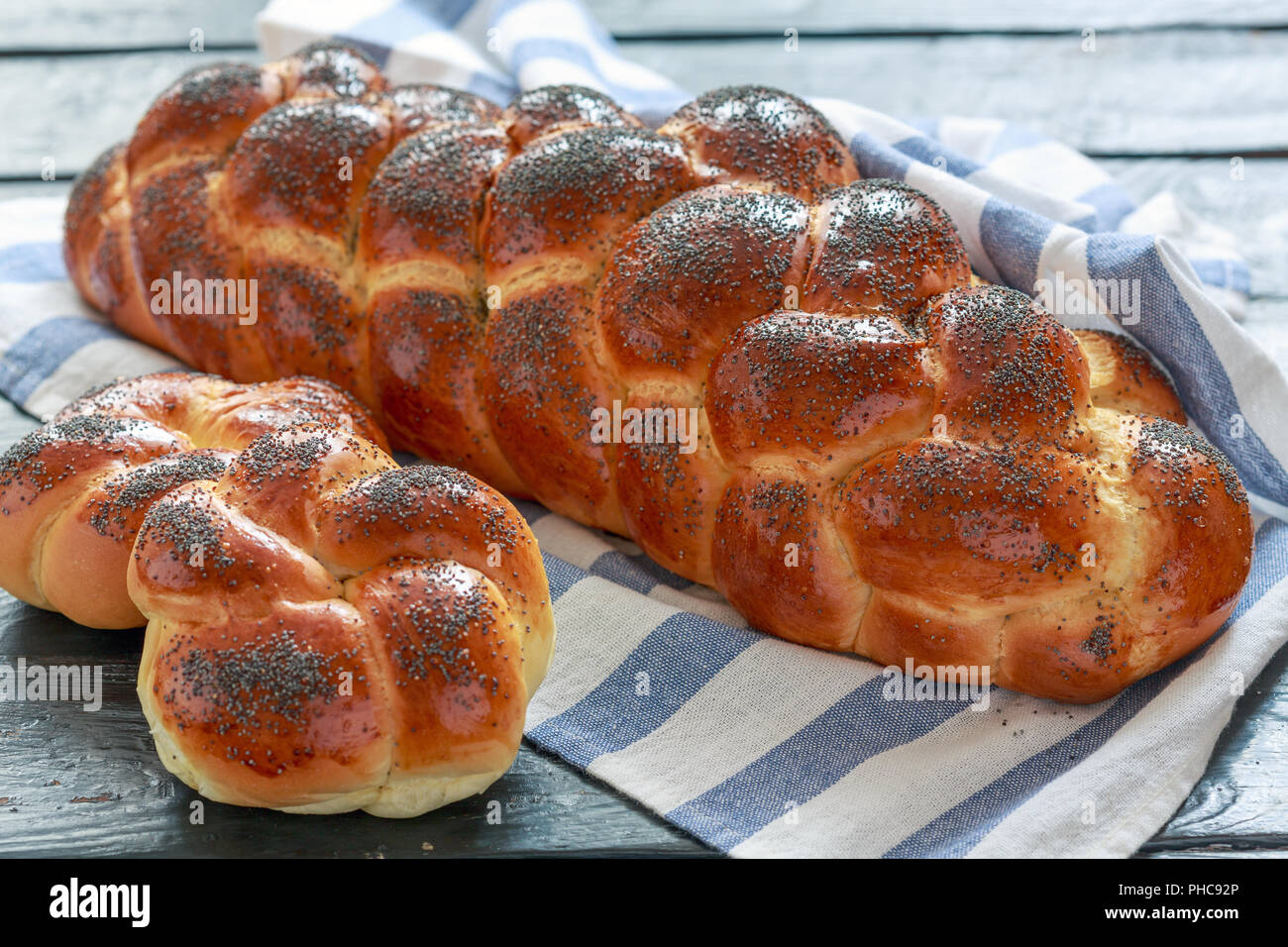 Fresh challah bread for Shabbat Stock Photo - Alamy
