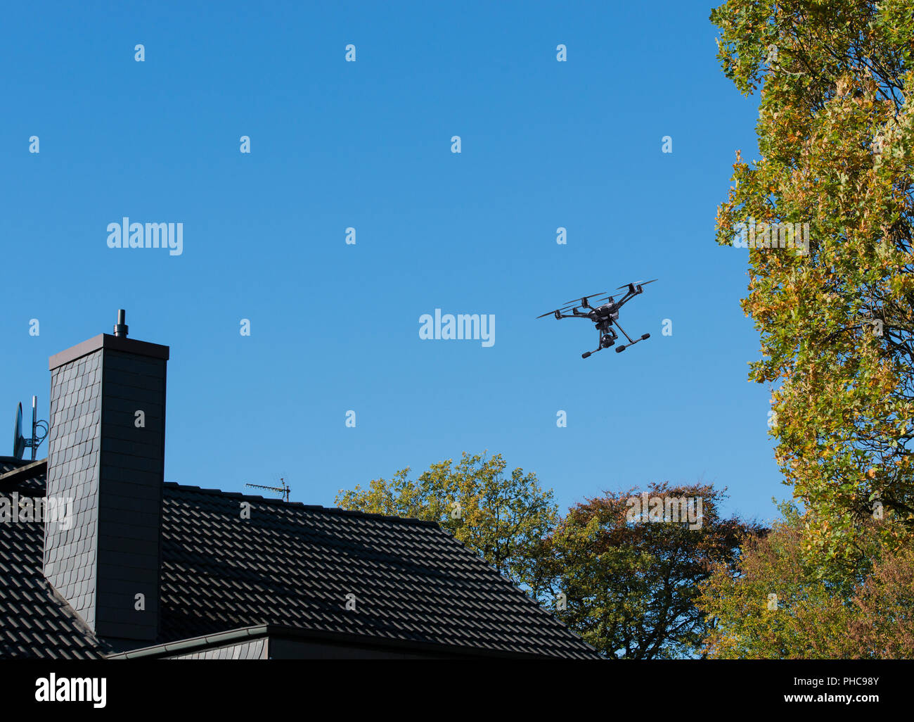 Illicitly hi-res stock photography and images - Alamy