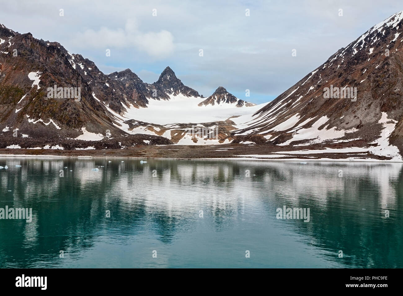 Coast scenery svalbard norway hi-res stock photography and images - Alamy