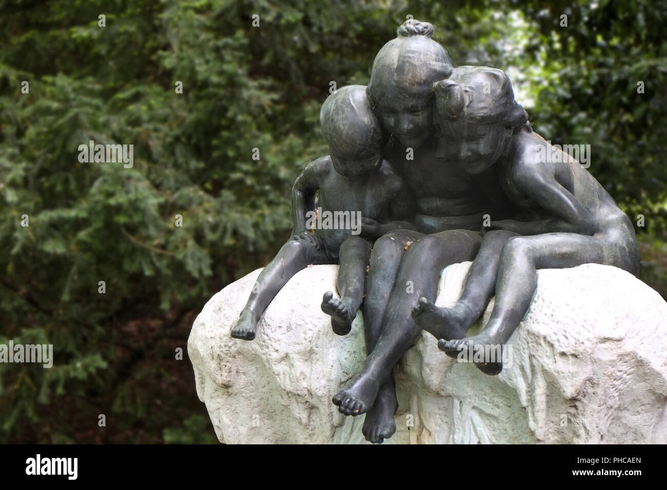 Fairy tale fountain hi-res stock photography and images - Alamy