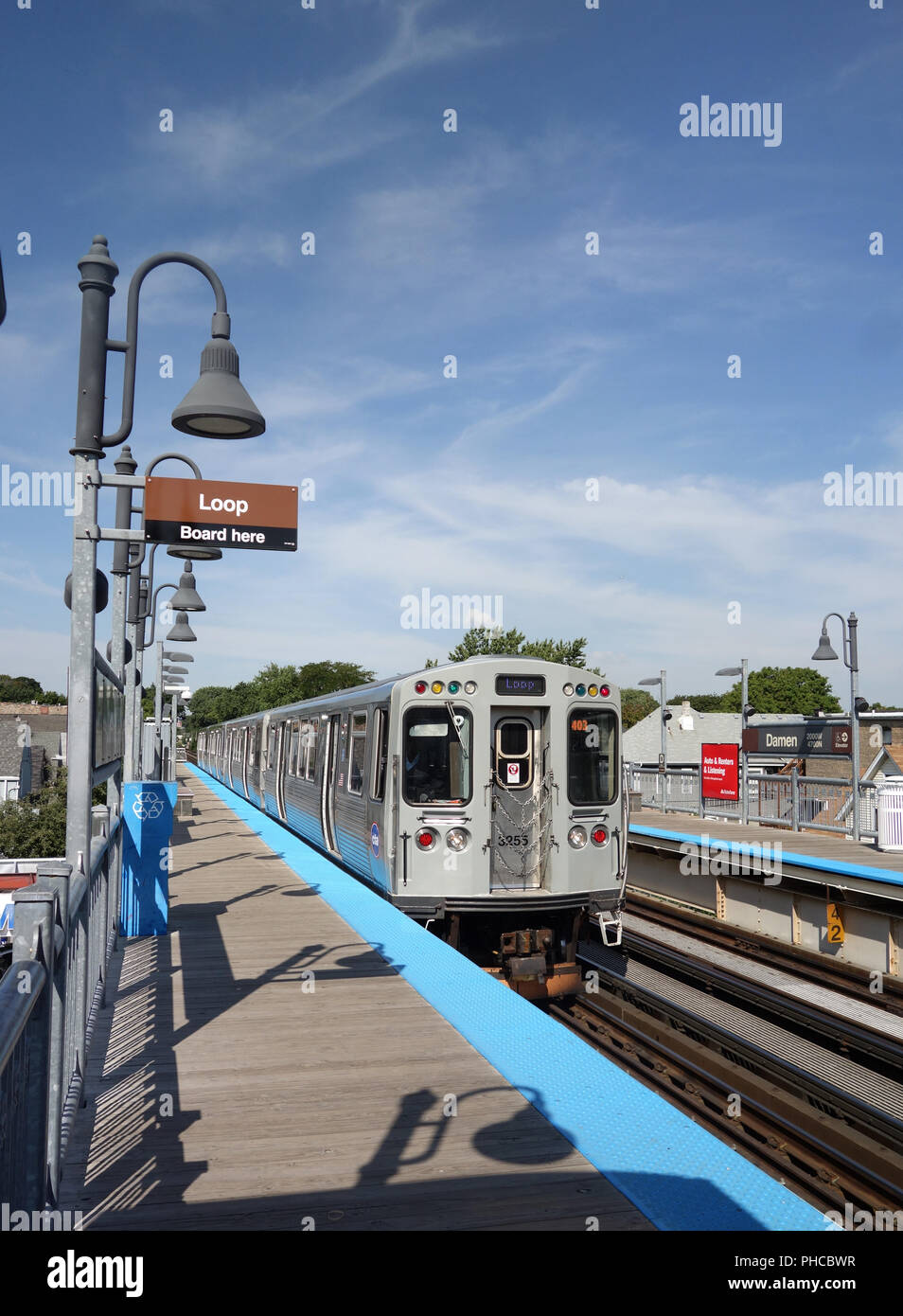 CHICAGO,IL/USA - 8-09-2017: The El, Chicago's elevated train system ...