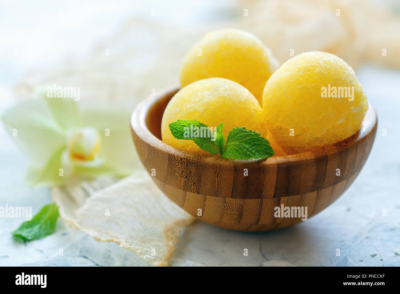 Melon and mint sorbet hi-res stock photography and images - Alamy