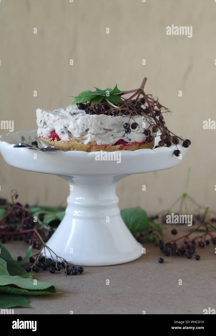 Elder cream cake hi-res stock photography and images - Alamy