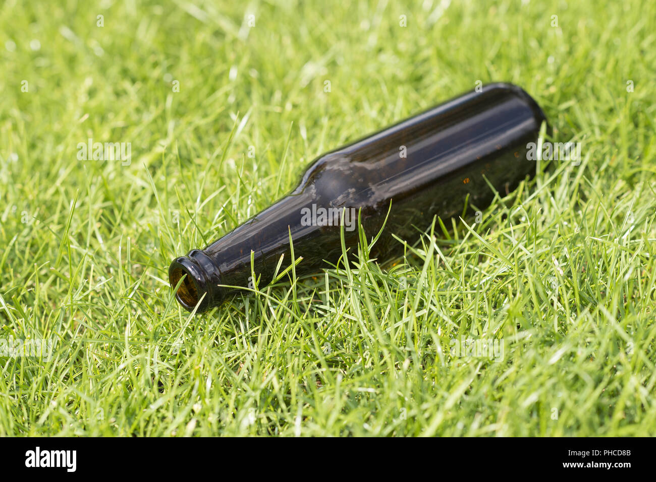 Empty beer bottle hi-res stock photography and images - Alamy