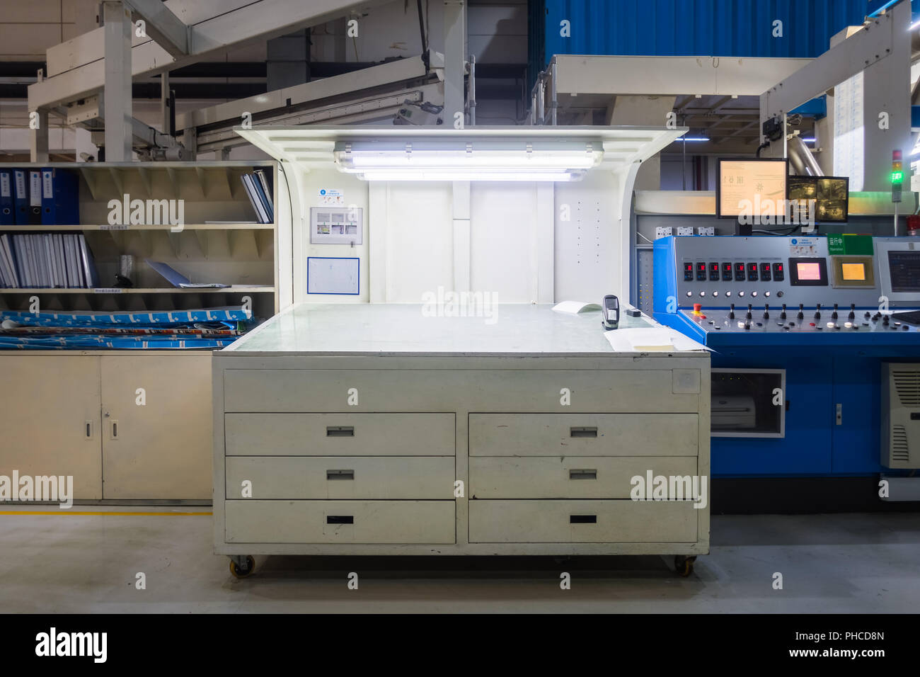 Label printing hi-res stock photography and images - Alamy