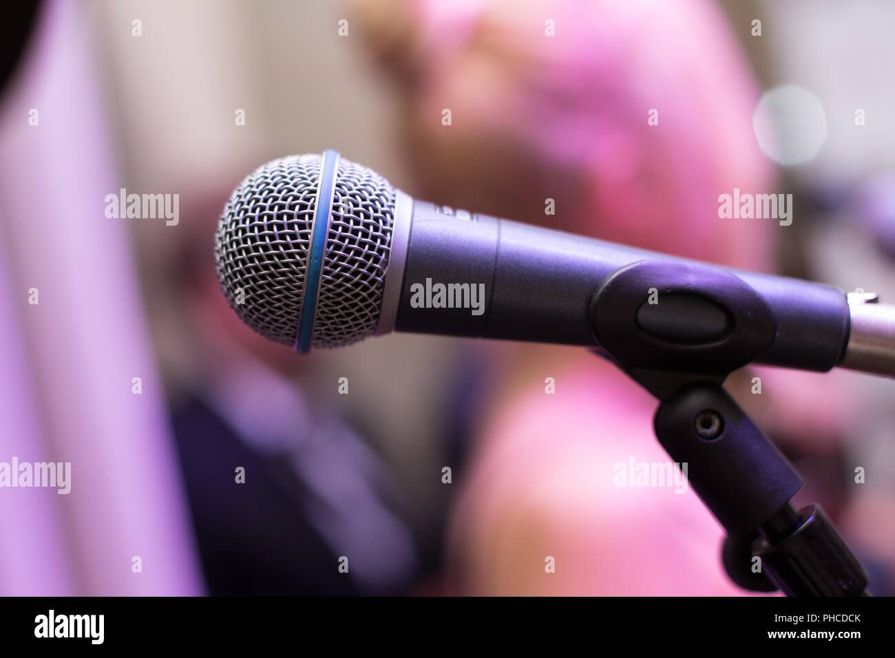 Microphone mic podium music hi-res stock photography and images - Alamy