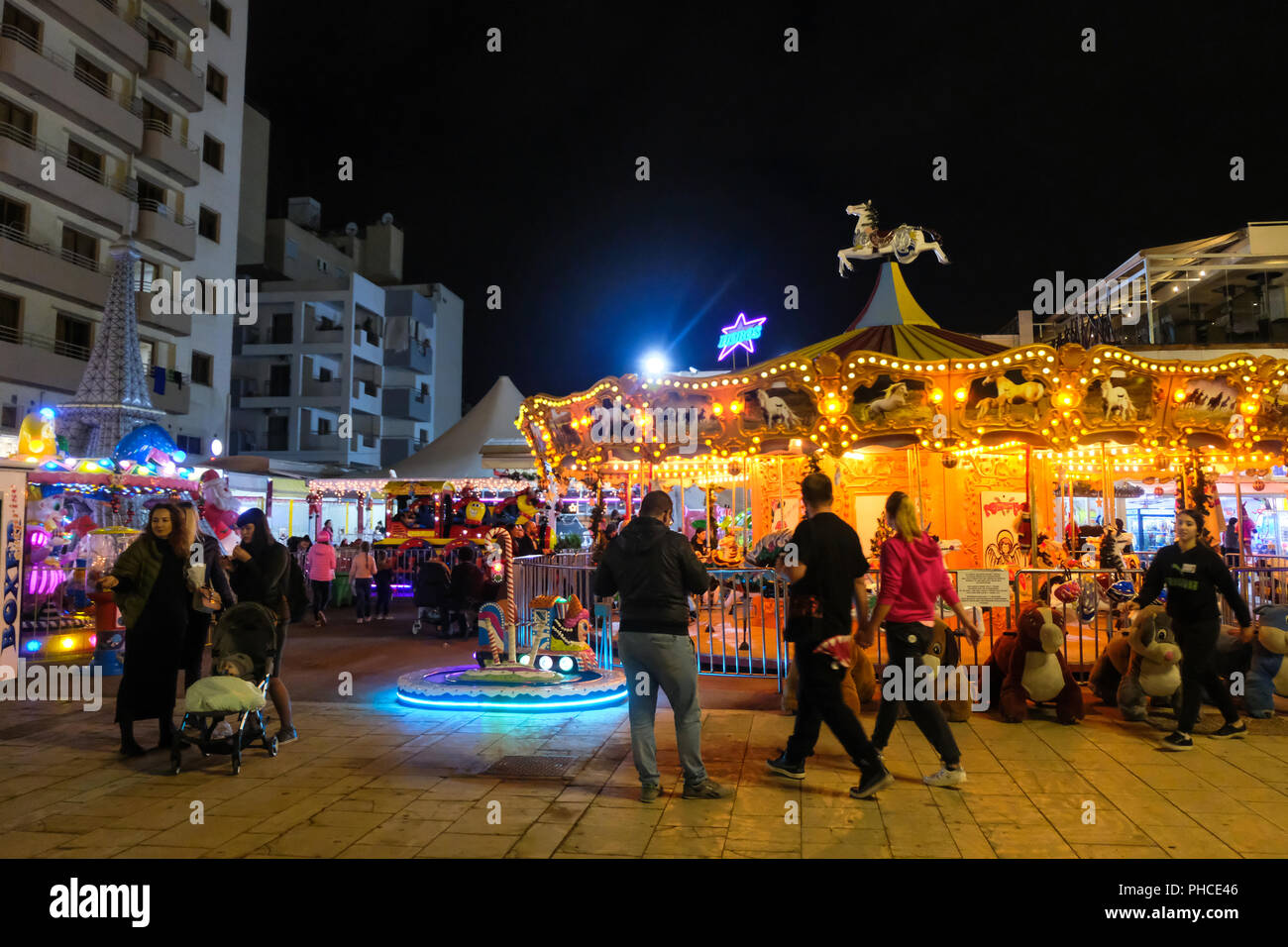Children in wheel chairs hi-res stock photography and images - Alamy