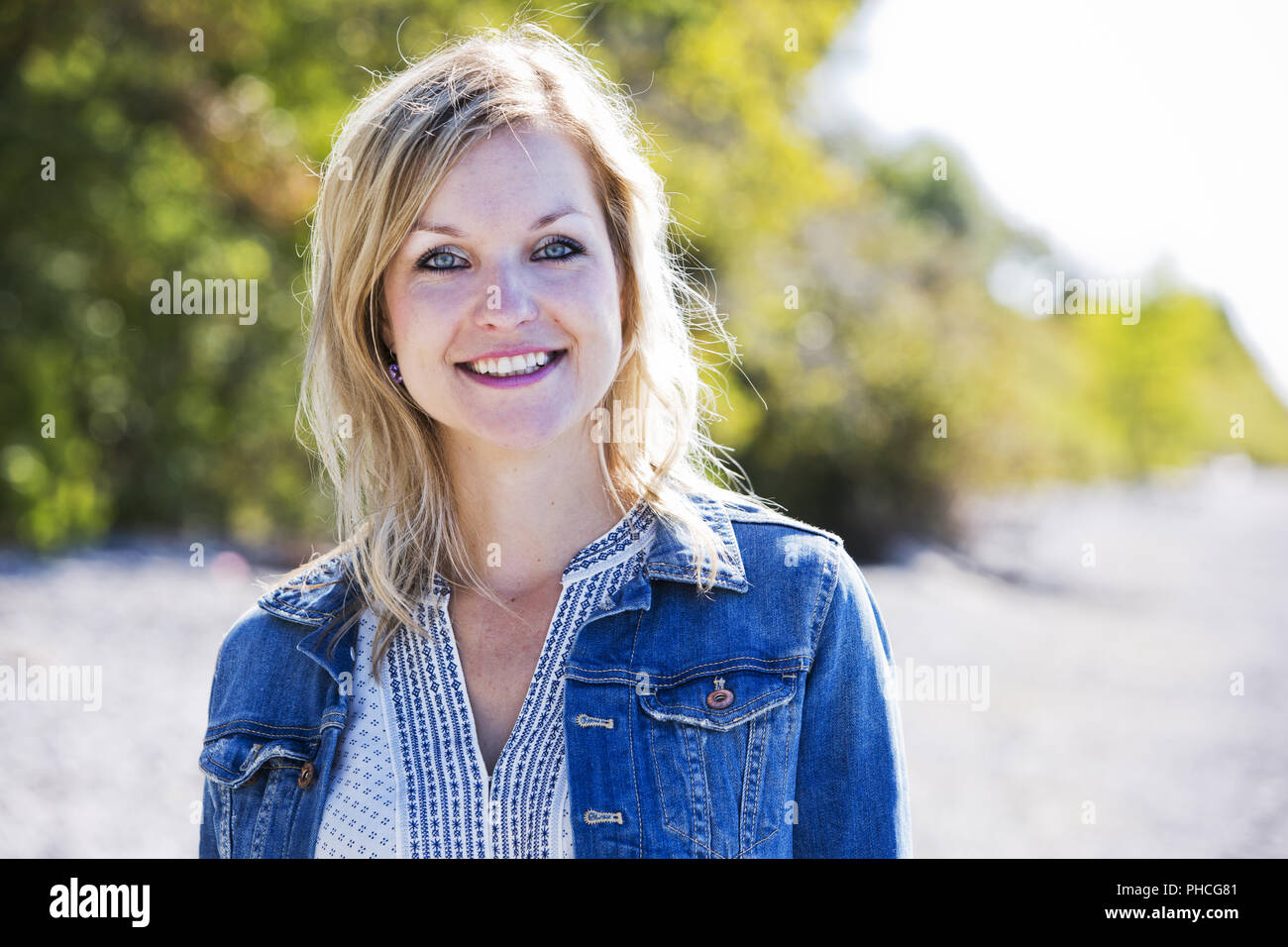 Gorgeous beach woman hi-res stock photography and images - Alamy