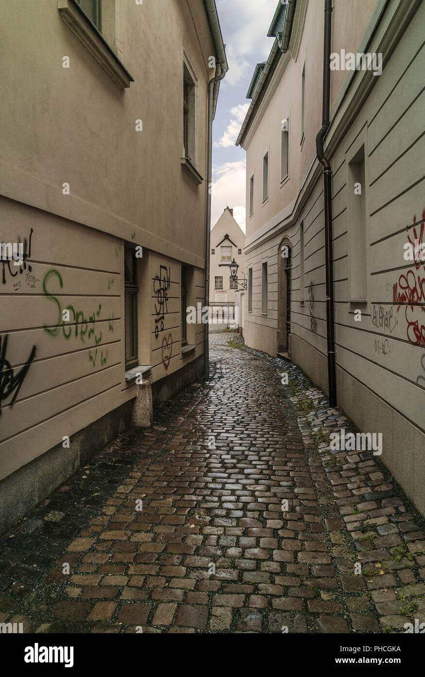 Narrow street frontage hi-res stock photography and images - Alamy