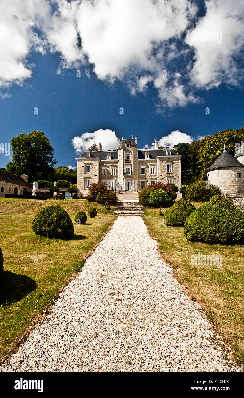 French manor house hi-res stock photography and images - Alamy