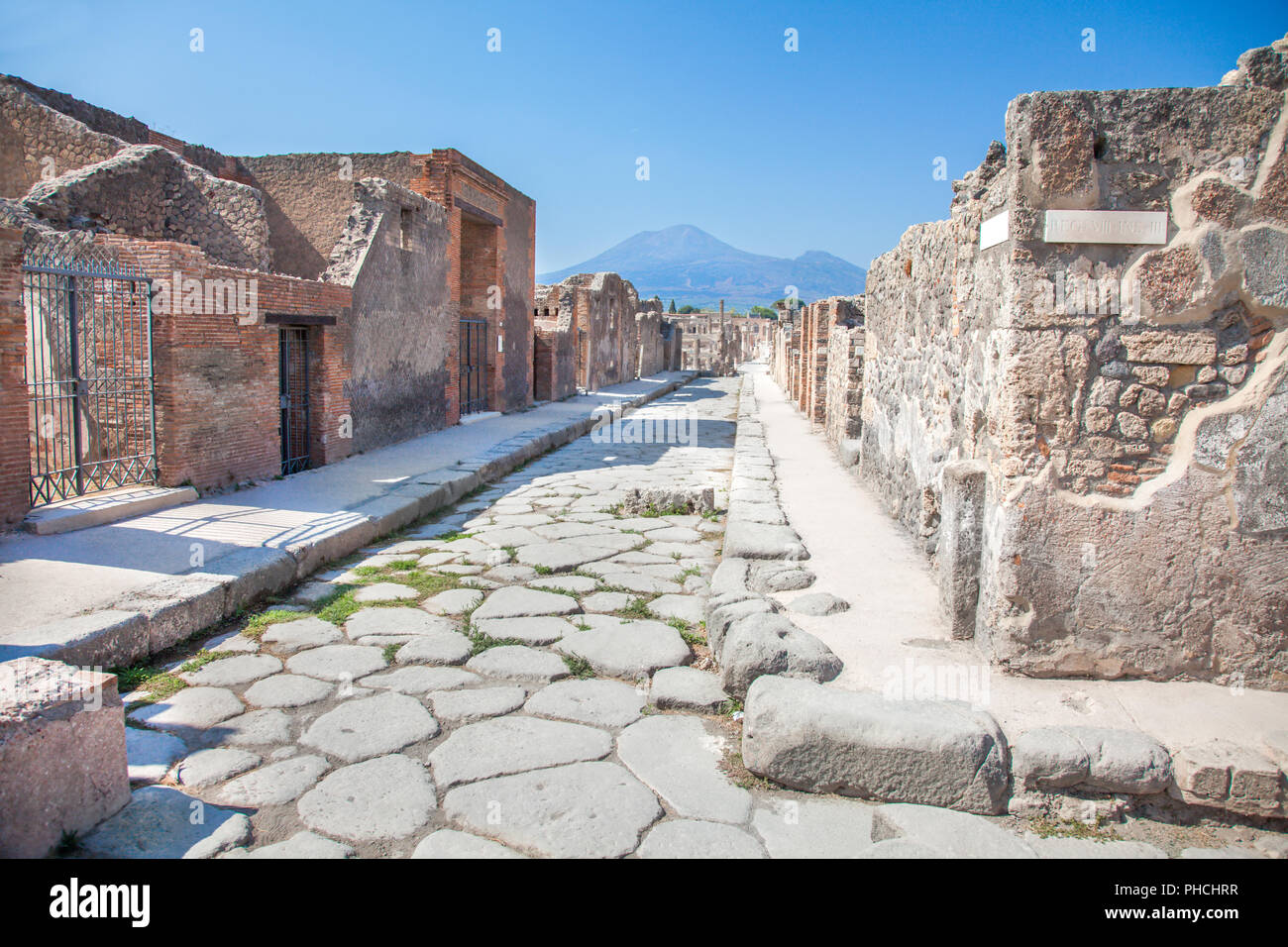 Pompeii vesuvius hi-res stock photography and images - Alamy