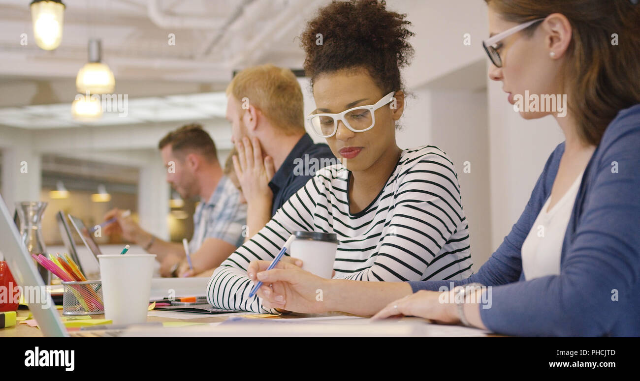 Employees working in work hi-res stock photography and images - Alamy