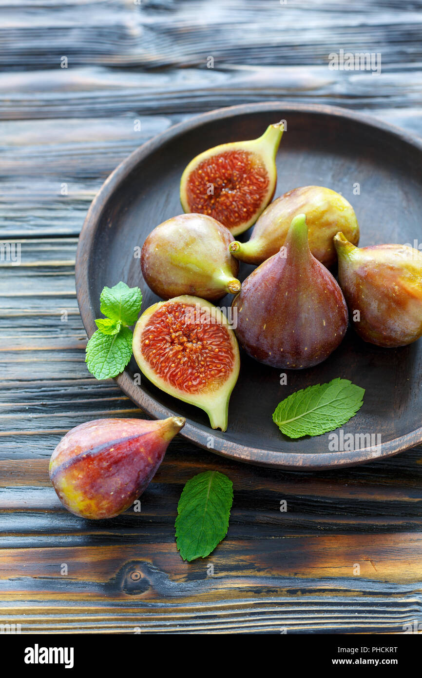 Figs leaves hi-res stock photography and images - Alamy