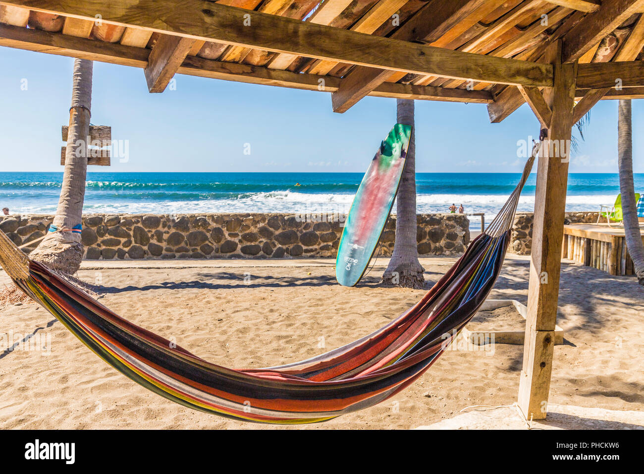 Surfing el salvador hi-res stock photography and images - Alamy