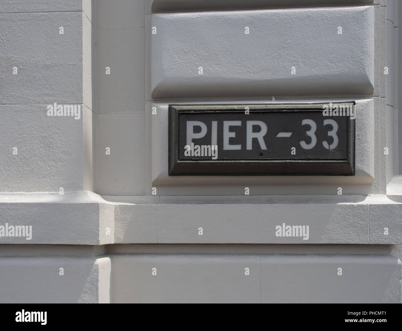 Pier 33 sign hi-res stock photography and images - Alamy
