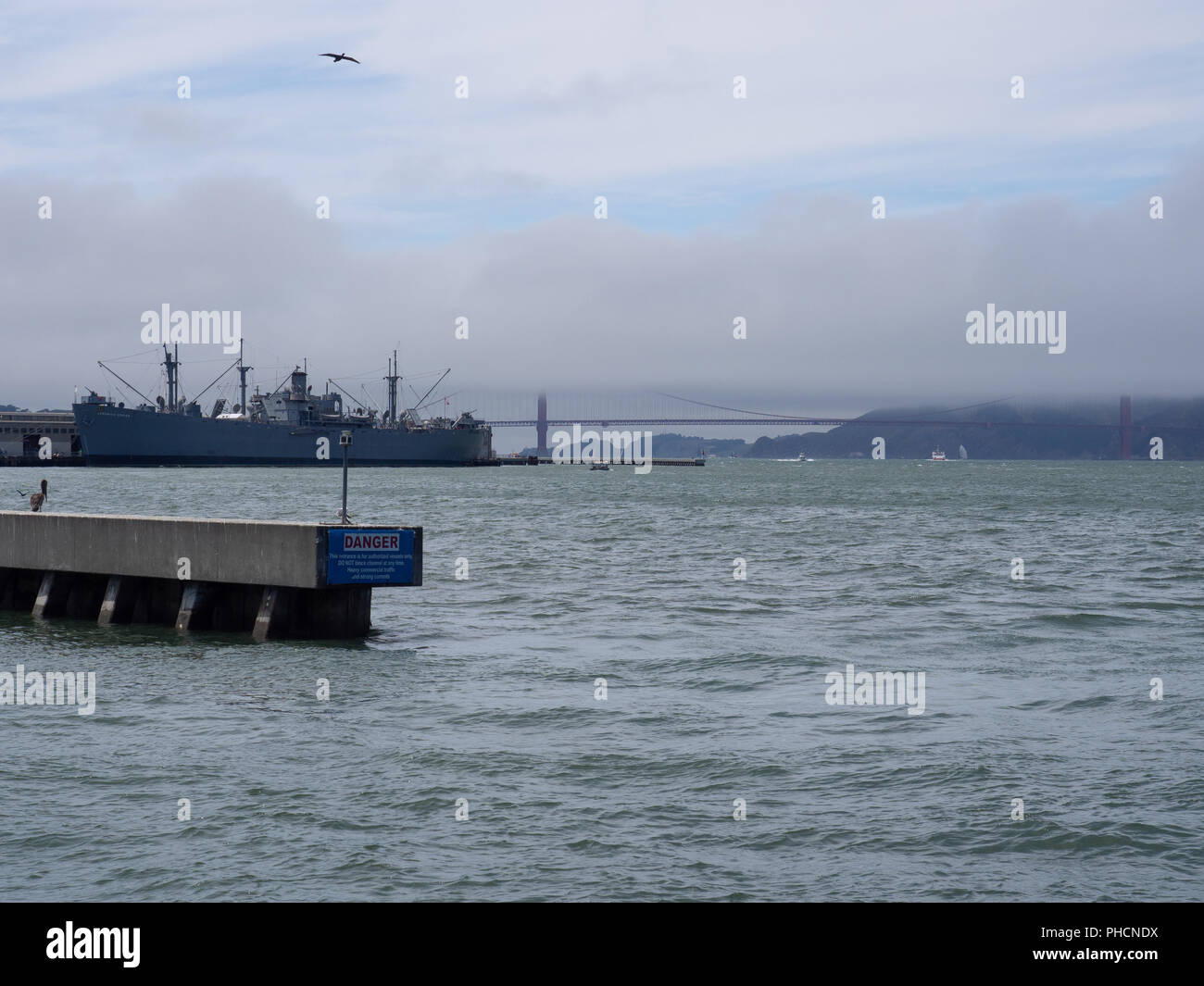 Harbour bridge and wharf hi-res stock photography and images - Alamy