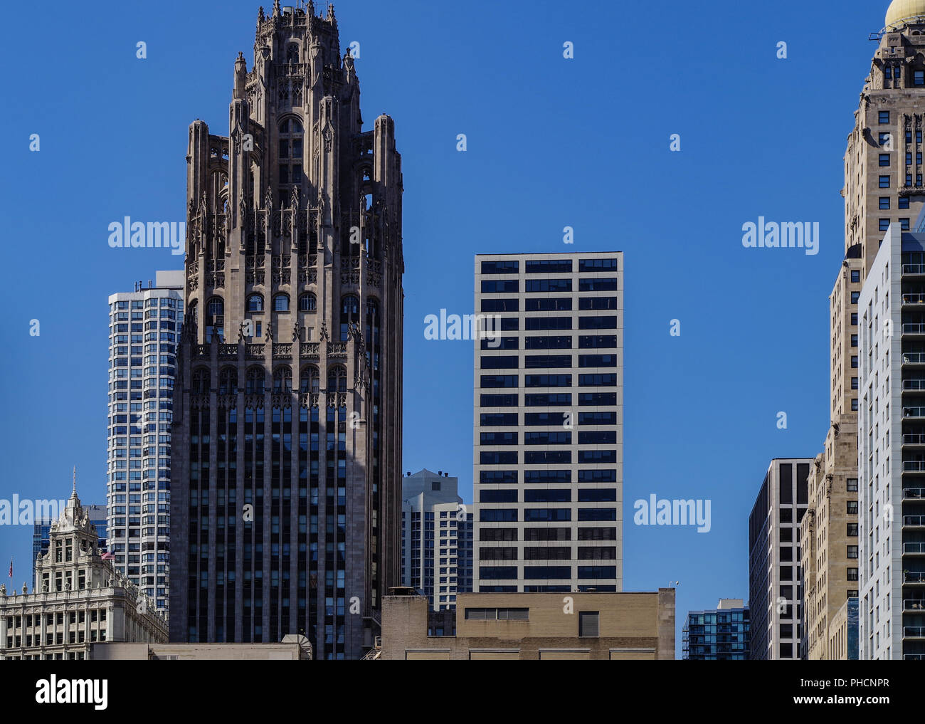 Chicago skyline big buildings hi-res stock photography and images - Alamy