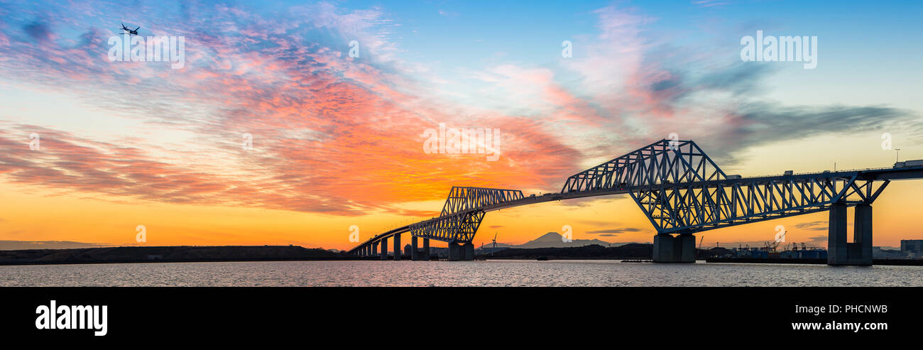 Sunset at tokyo gate bridge hi-res stock photography and images - Alamy