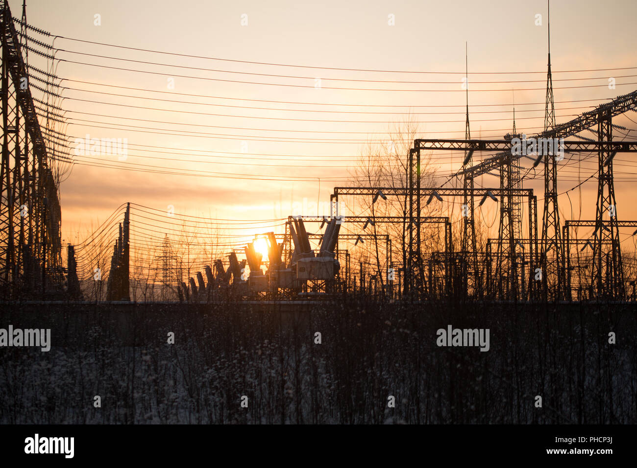 Electrical complexity hi-res stock photography and images - Alamy