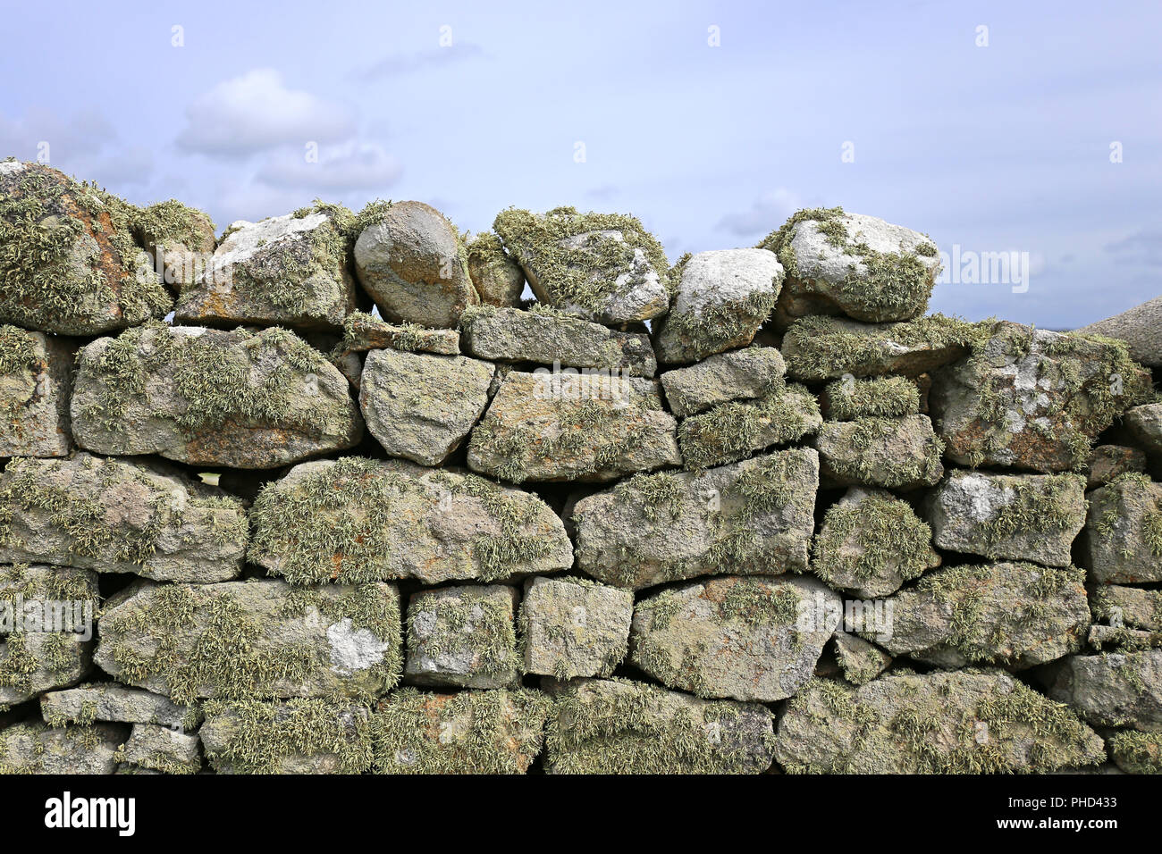 Natural stone wall Stock Photo - Alamy