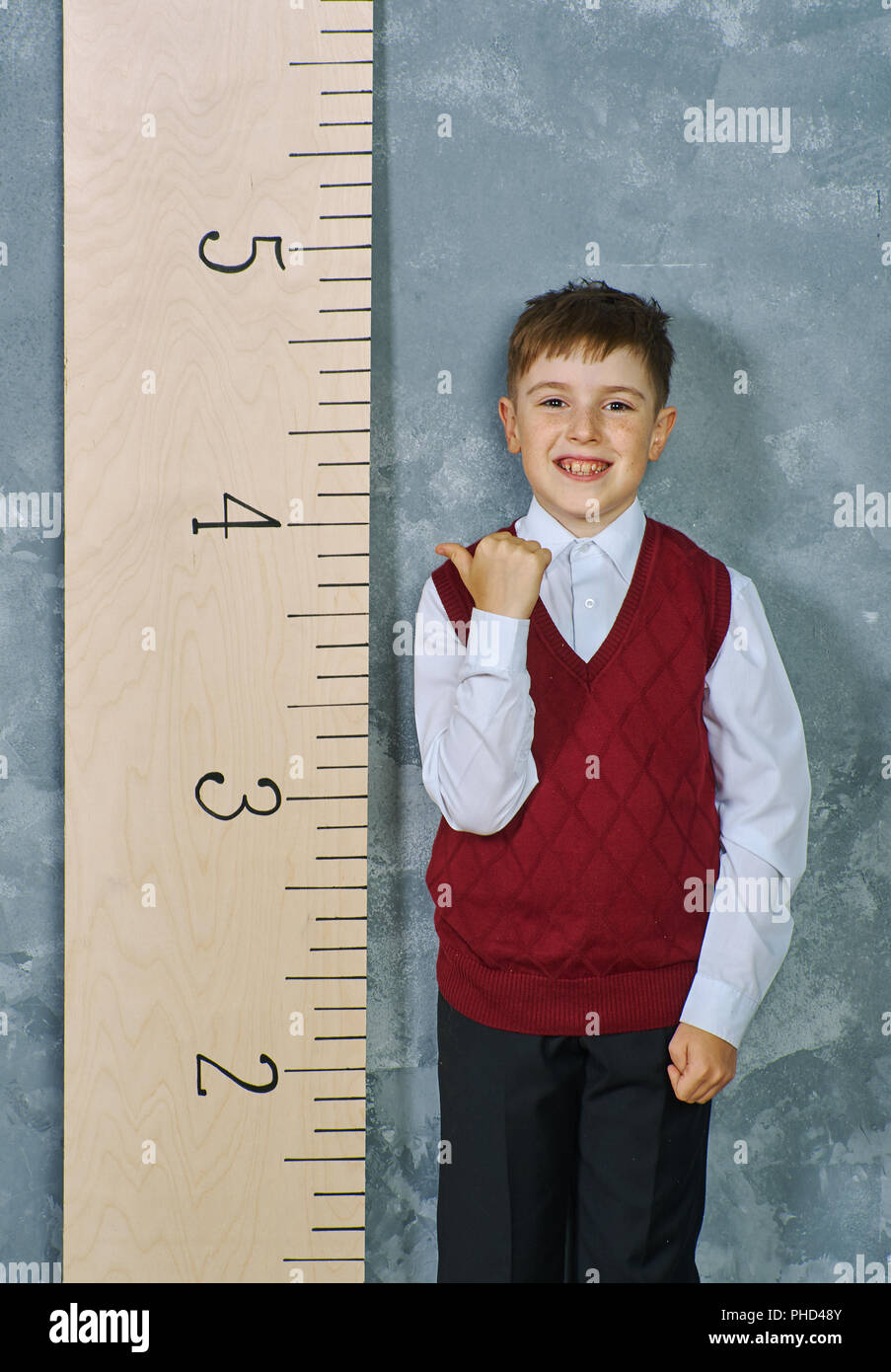 Child ruler hi-res stock photography and images - Alamy