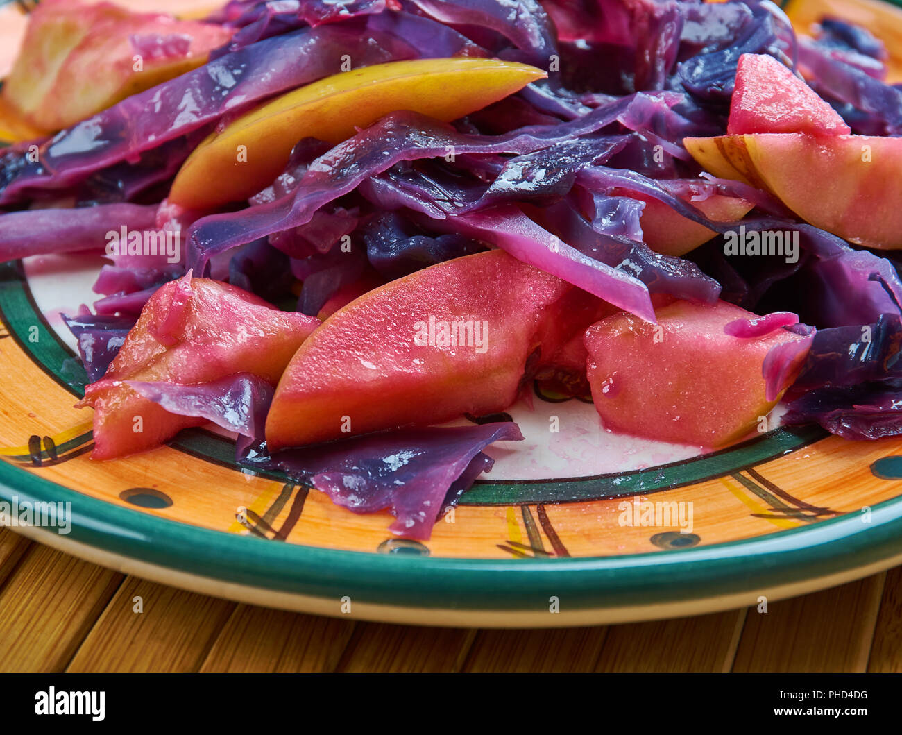 Braised Red Cabbage With Cider And Apples Stock Photo - Alamy