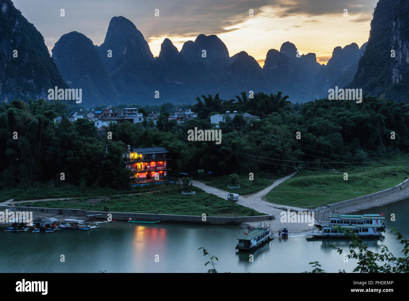 Lijiang hotel hi-res stock photography and images - Alamy