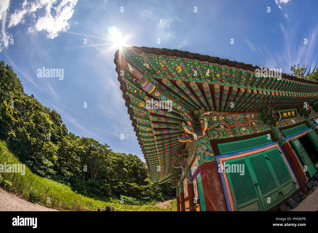 Korean traditional temple Stock Photo - Alamy