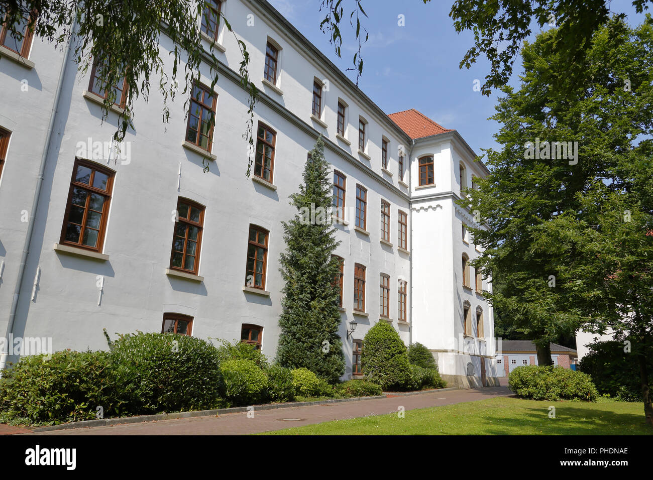 Back castle hi-res stock photography and images - Alamy