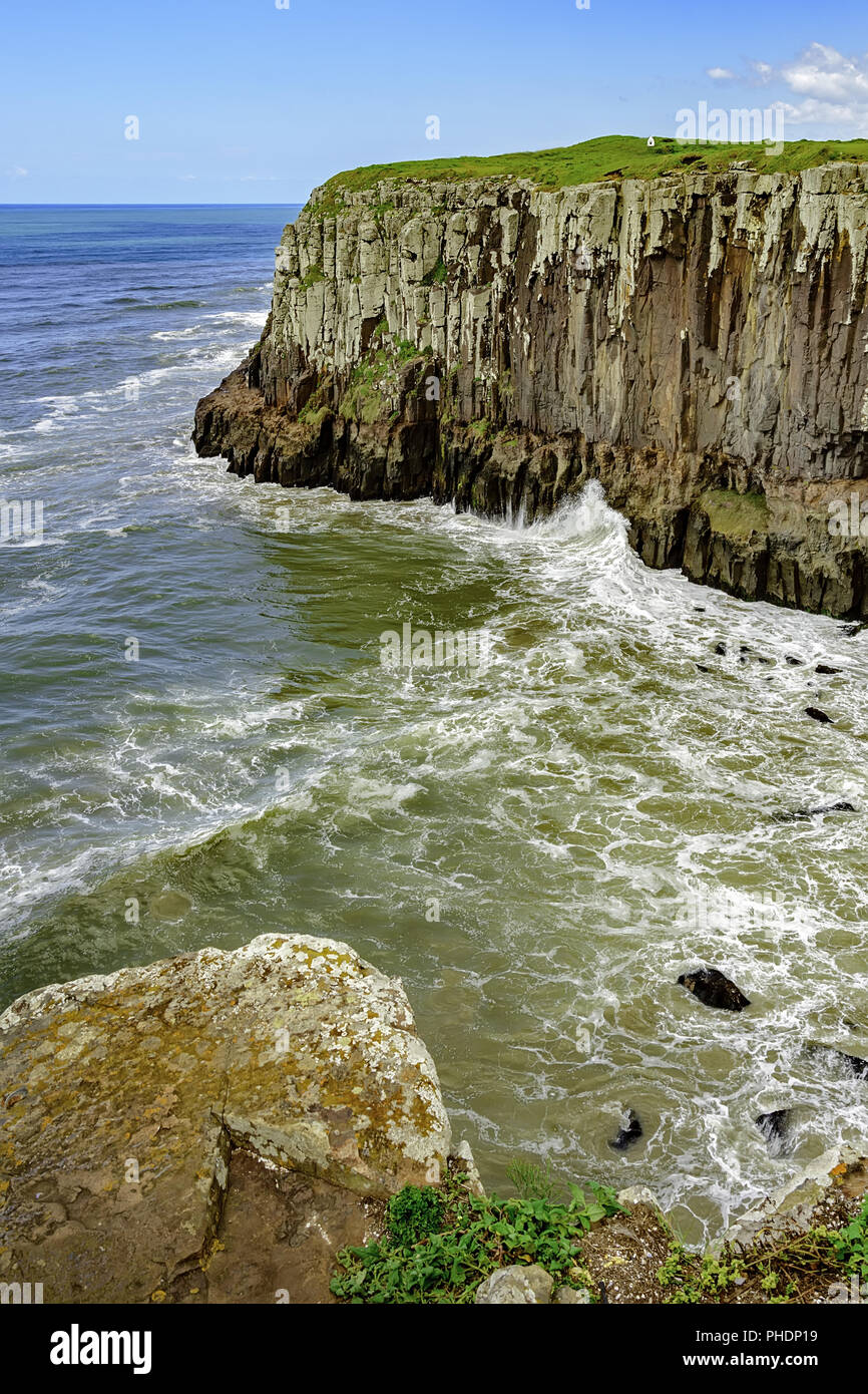 Cliff over water hi-res stock photography and images - Alamy