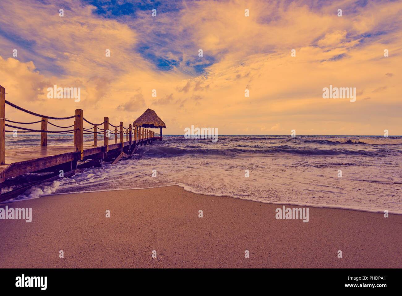 Paradise island bridge hi-res stock photography and images - Alamy